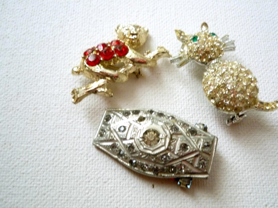 Vintage Brooches Brooch in the Number of Three Jewelry Brooches 60s-80s ...