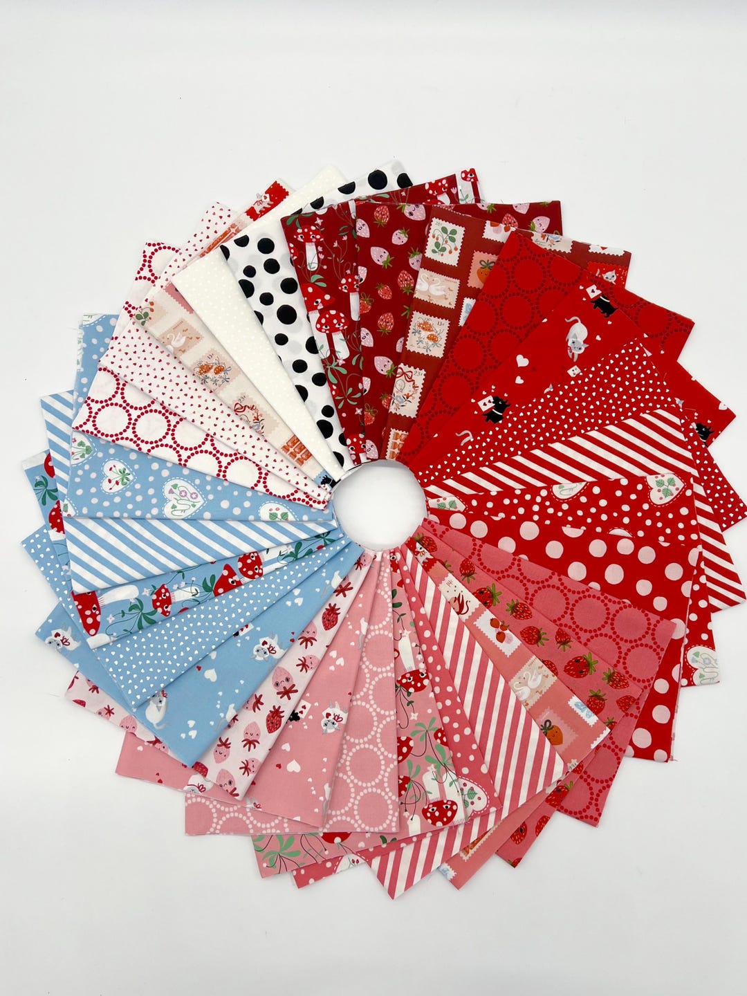 Shop Cut Funny Valentine by Lizzy House for Moda Fabrics - Fat Quarter ...