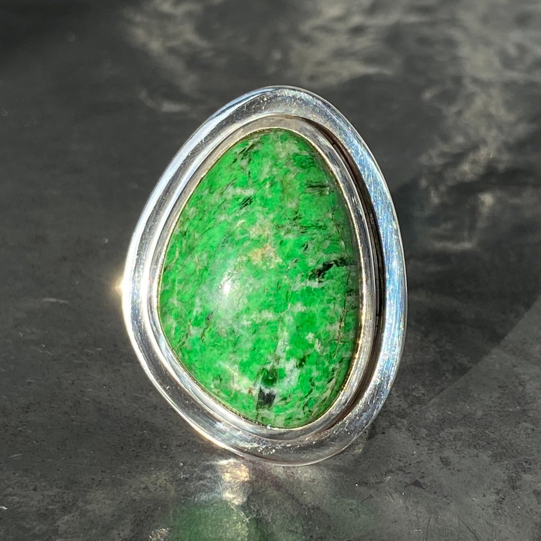 Maw Sit Sit Ring - Jadite Albite Ring - Large Maw Sit Sit Jade Ring ...