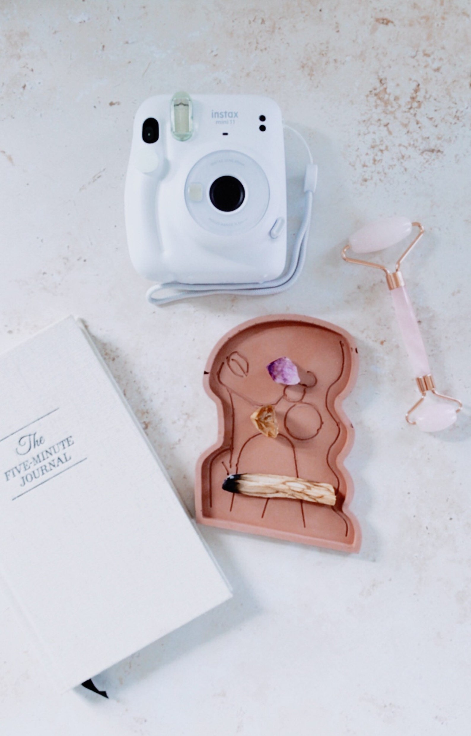 Concrete tray // Female body tray // Feminist gift// Feminine | Etsy