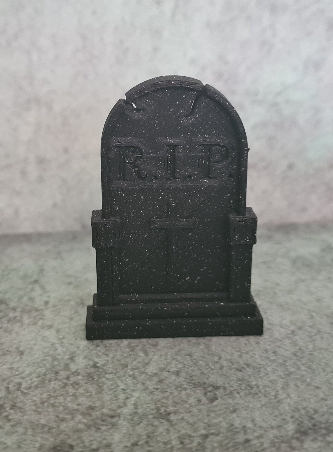 Miniature tombstone / grave stone 2 colour choices / dollhouse | Etsy