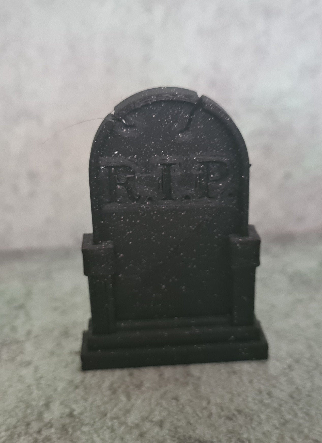 Miniature tombstone / grave stone 2 colour choices / dollhouse | Etsy