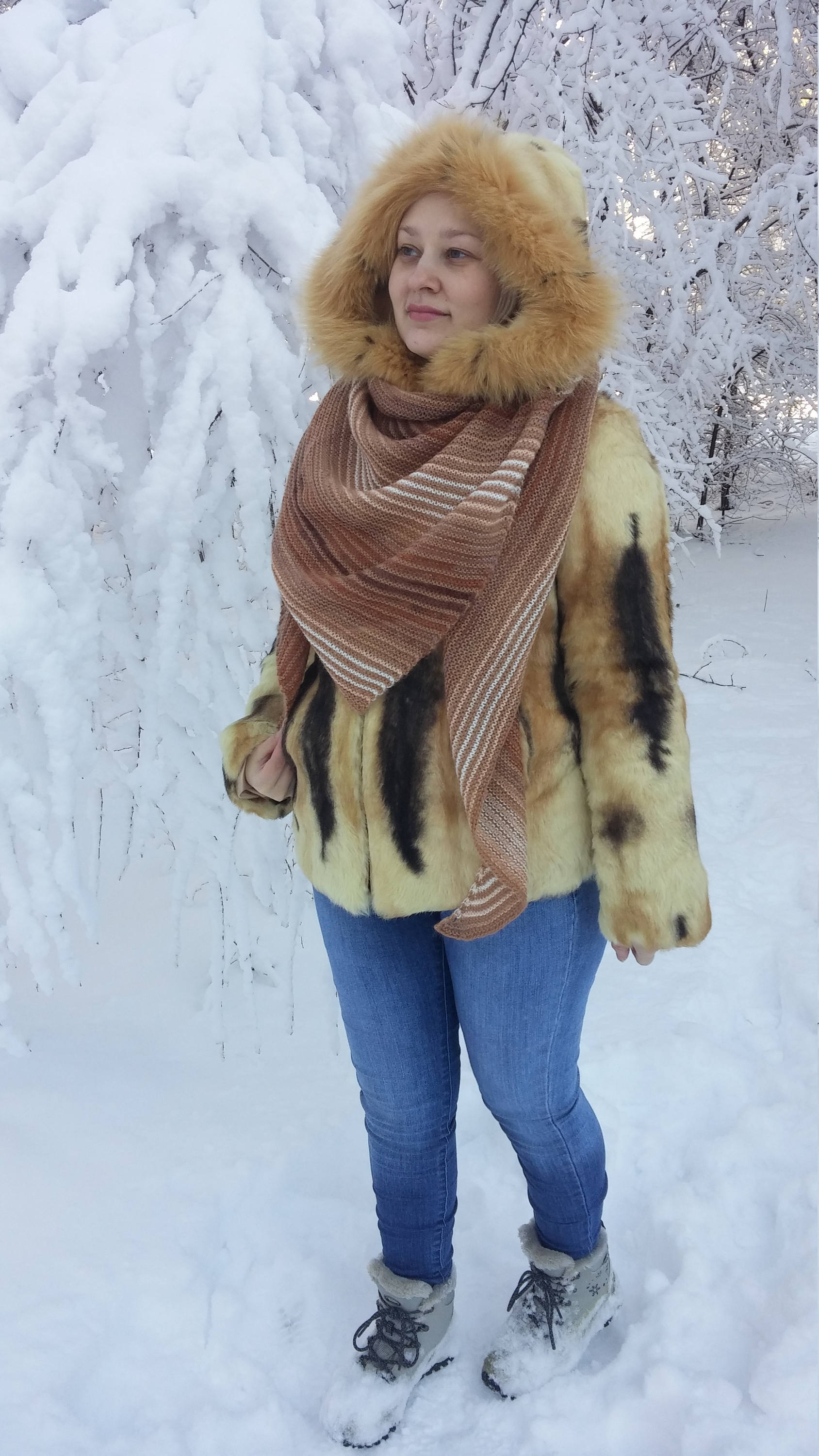 Triangle Shawl Knit of Mohair Yarn in Caramel Brown Colour for Women ...