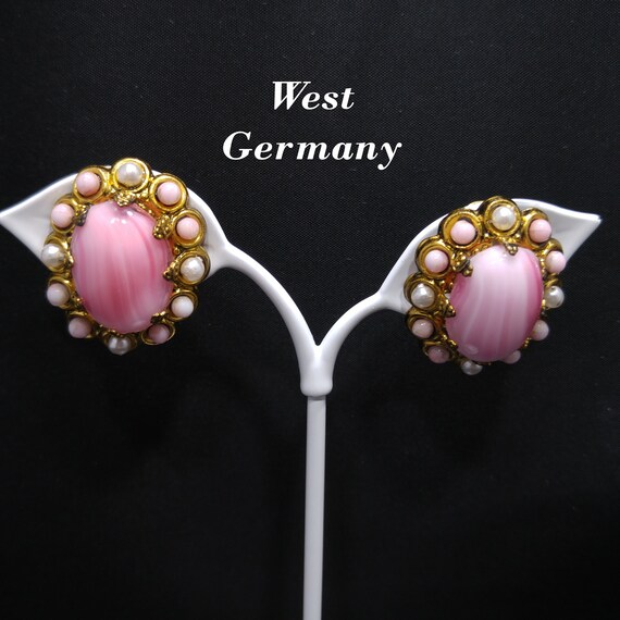 Pink pearl clip on earrings store