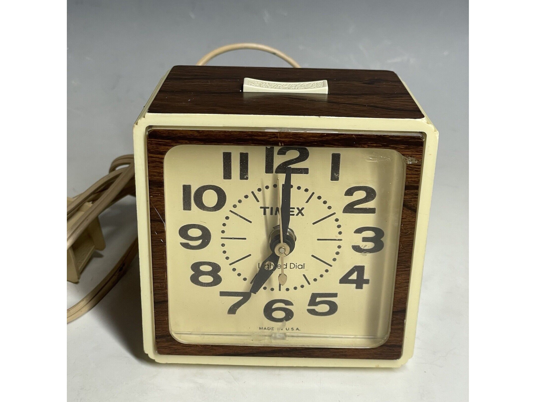 Vintage Timex Retro Electric Alarm Clock USA Faux Wood Veneer MCM ...
