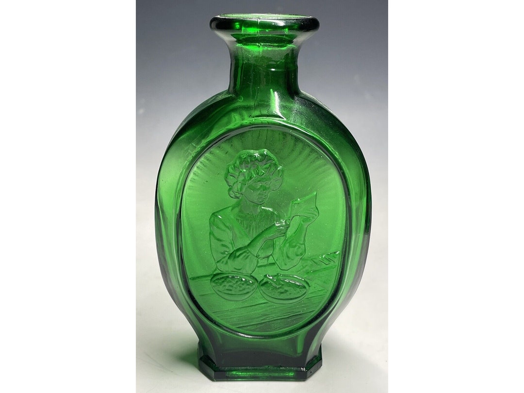 Colonial Daughters of American Revolution Cartridge Makers Green Glass ...