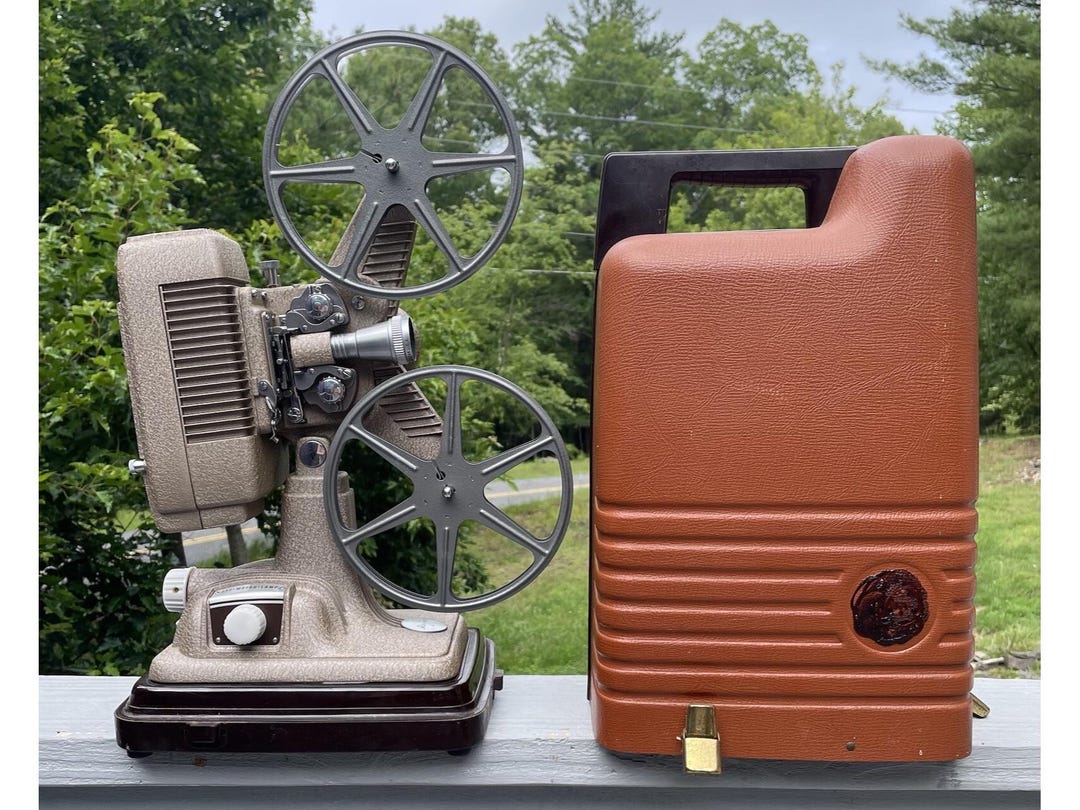 Mid-century Vintage Revere P90 8mm Vintage Movie Projector Bakelite ...