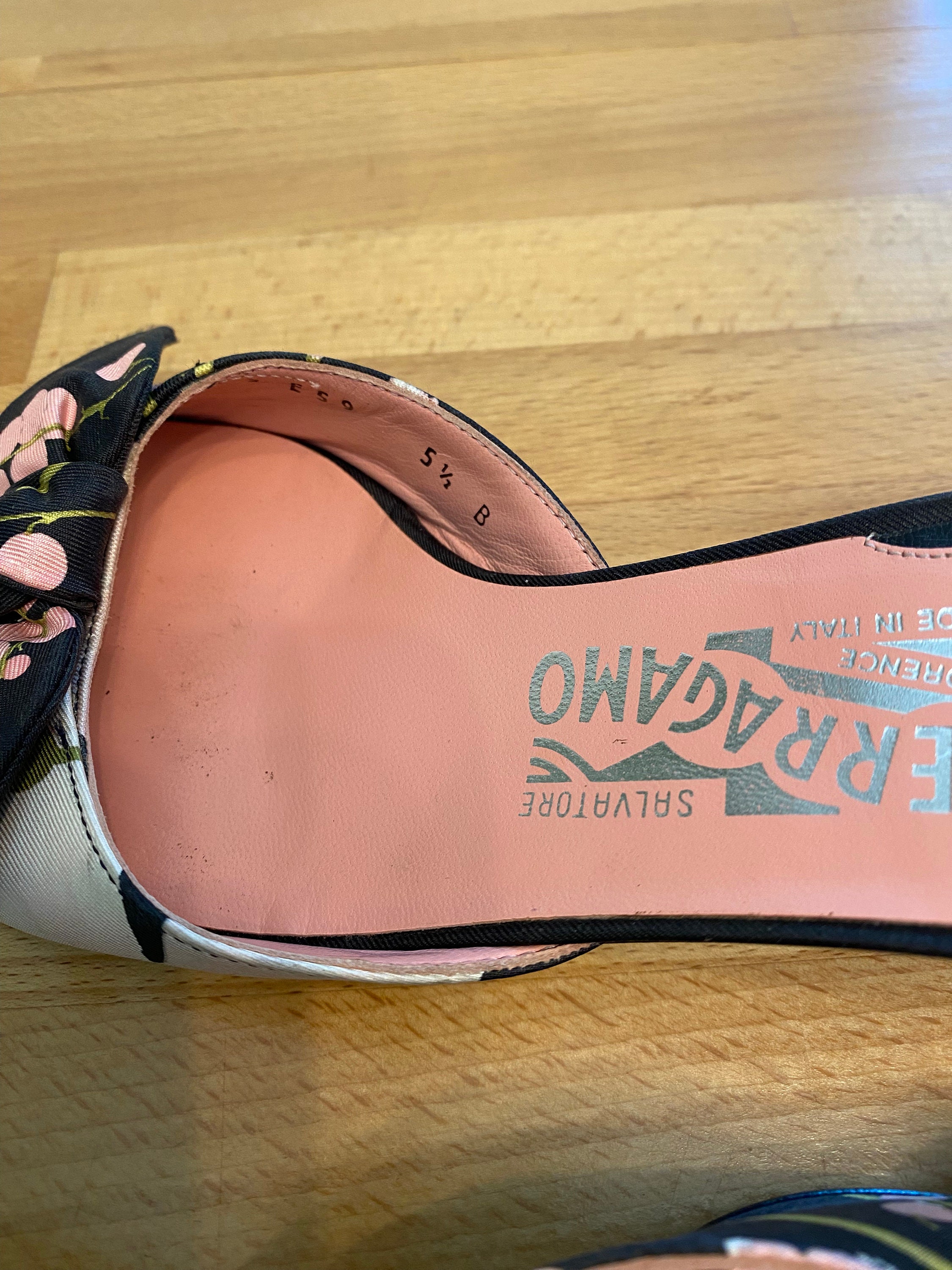 Salvatore Ferragamo, Cherry Pumps, Ferragamo Shoes, Vintage Fashion ...