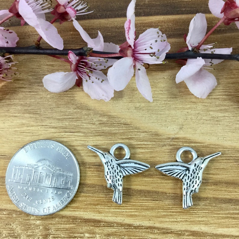 Hummingbird Charms Tiny Hummingbirds Bird Charms Qty 8 - Etsy