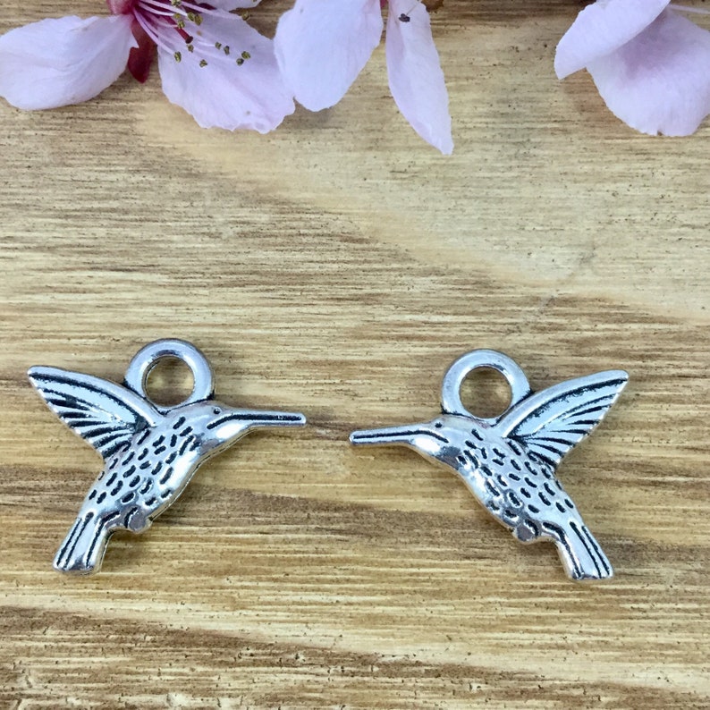 Hummingbird Charms Tiny Hummingbirds Bird Charms Qty 8 - Etsy