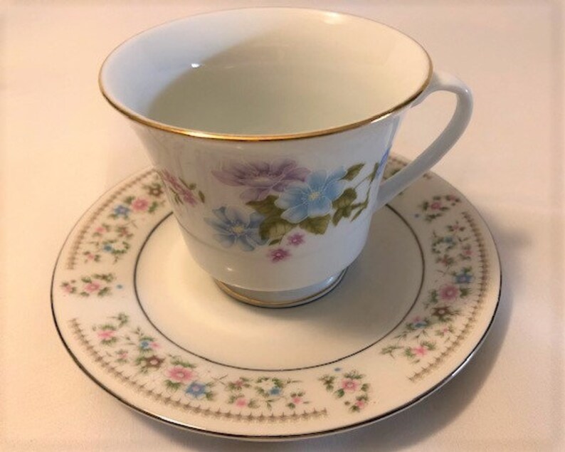 Vintage Teacup & Saucer Floral Pattern Mismatched - Etsy