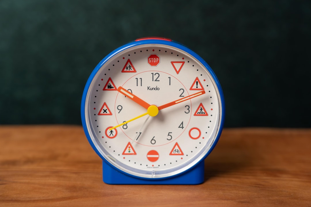 Vintage Kundo West German Clock / Battery Alarm Clock / Table Clock ...