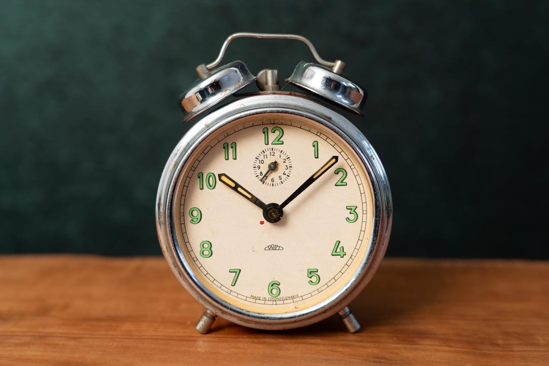 Vintage Prim Desk Clock / Mechanical Clock / Alarm / Table Clock ...