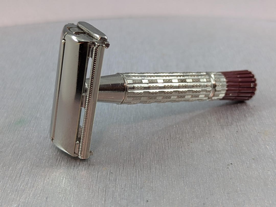 1957 Gillette RED Tip heavy Super Speed Vintage Safety Razor Date Code ...