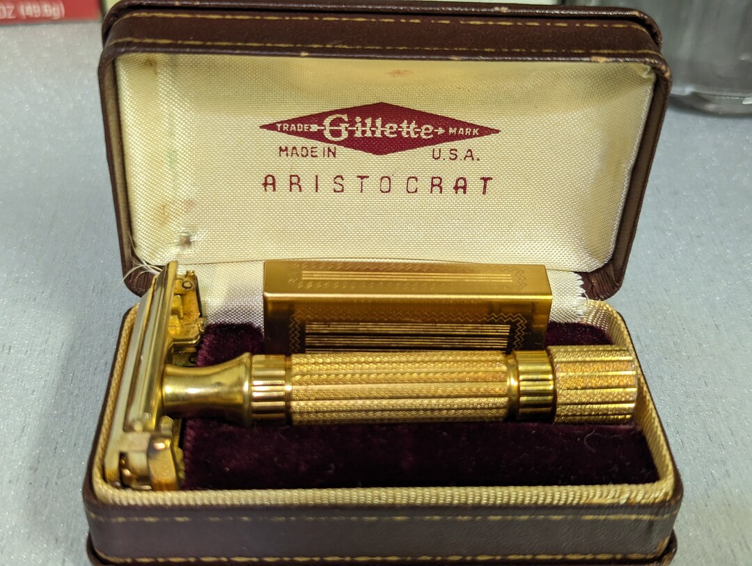 1946 Gillette ARISTOCRAT Vintage Safety Razor Set in Case - Etsy