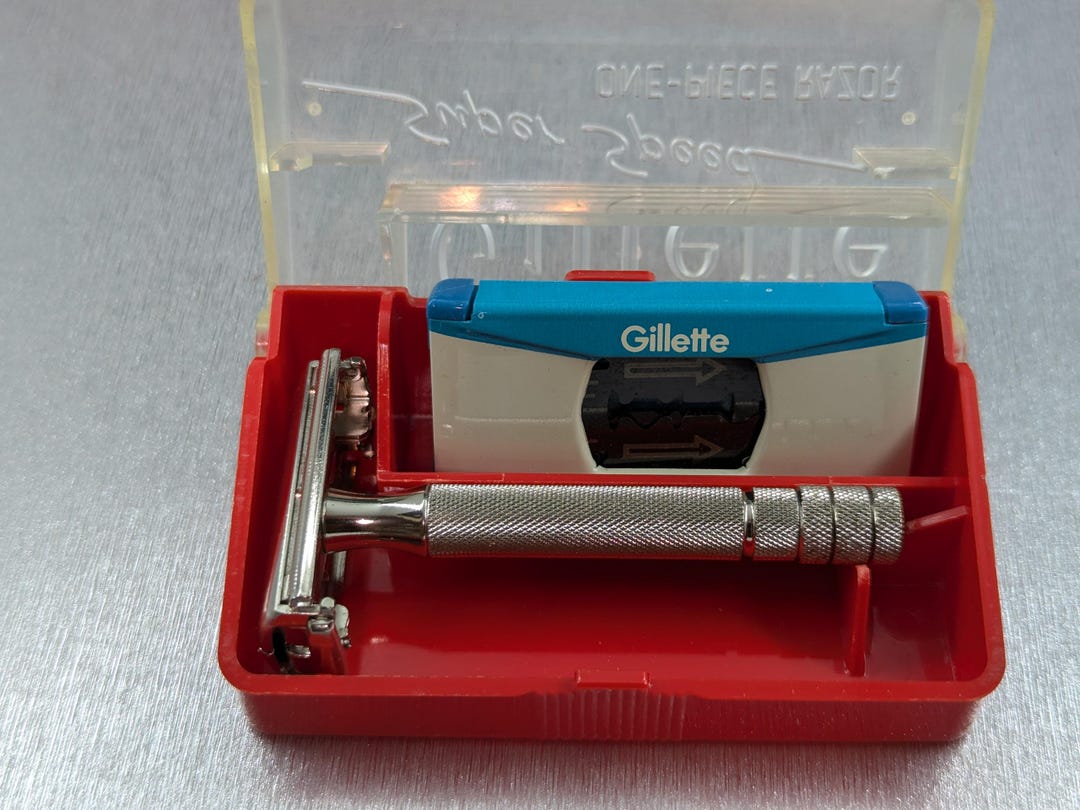 1949 Gillette Super Speed Vintage Safety Razor Set With Blade Dispenser ...