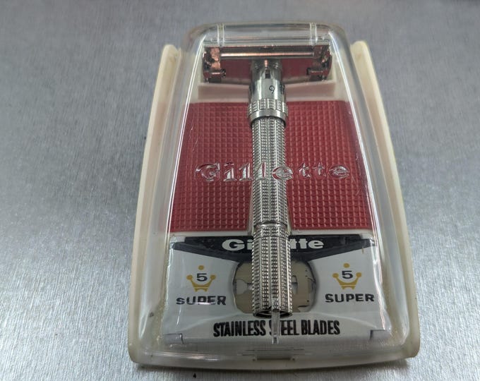 1965 Gillette Slim Adjustable RED Case With Blade Dispenser ...