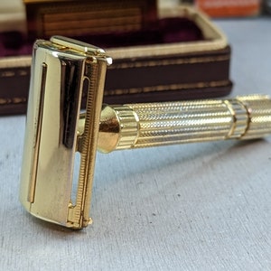 1947 Gillette ARISTOCRAT Vintage Safety Razor Set in Case - Etsy