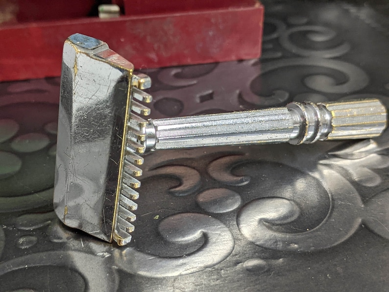 1930s Gem Micromatic Safety Razor: Vintage Open Comb With Maroon ...