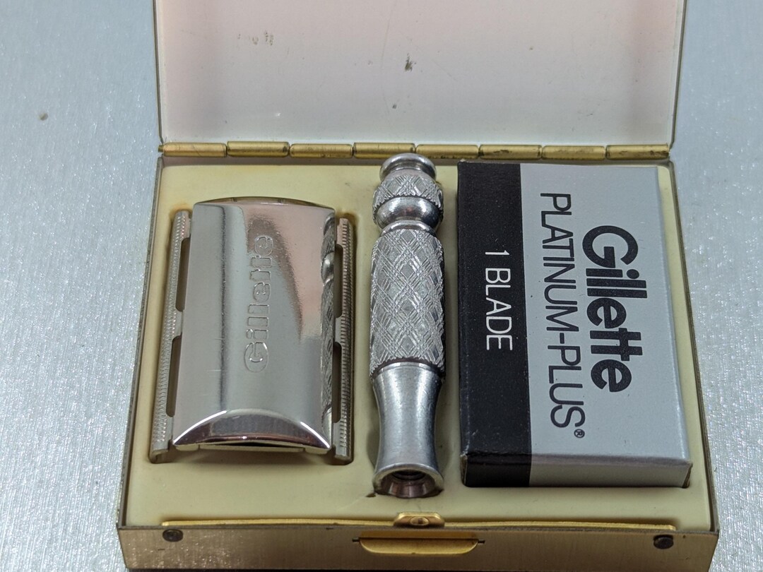 1964 Gillette Travel Tech Vintage Safety Razor Set in Compact Mirror ...