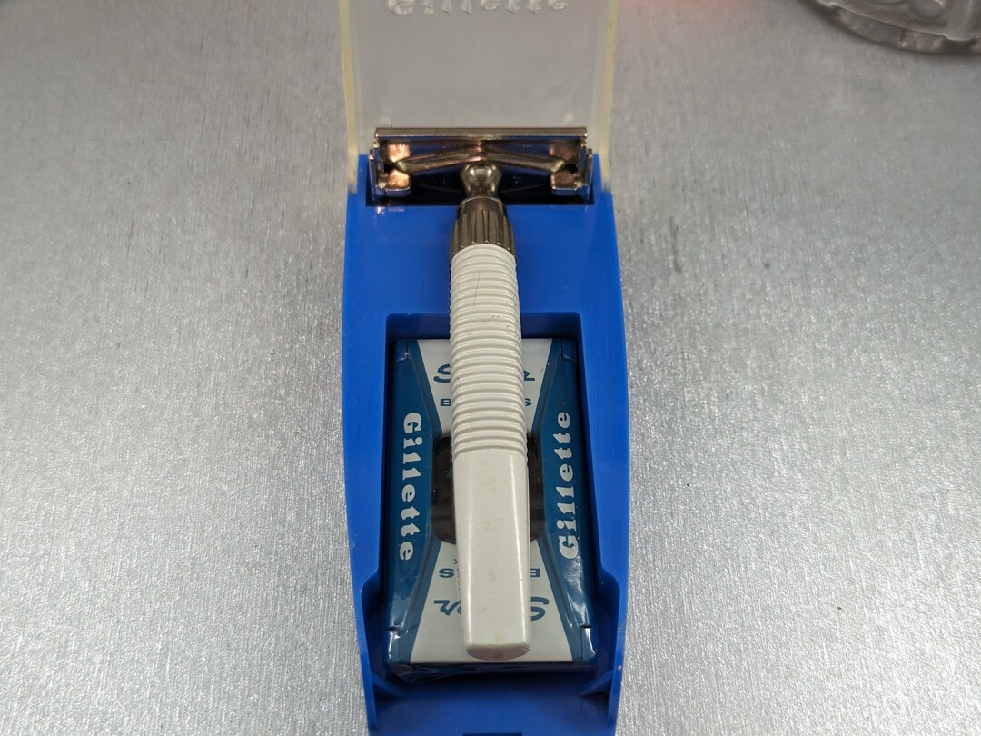 1964 Gillette British Slim Twist Vintage Safety Razor Set in Case With ...