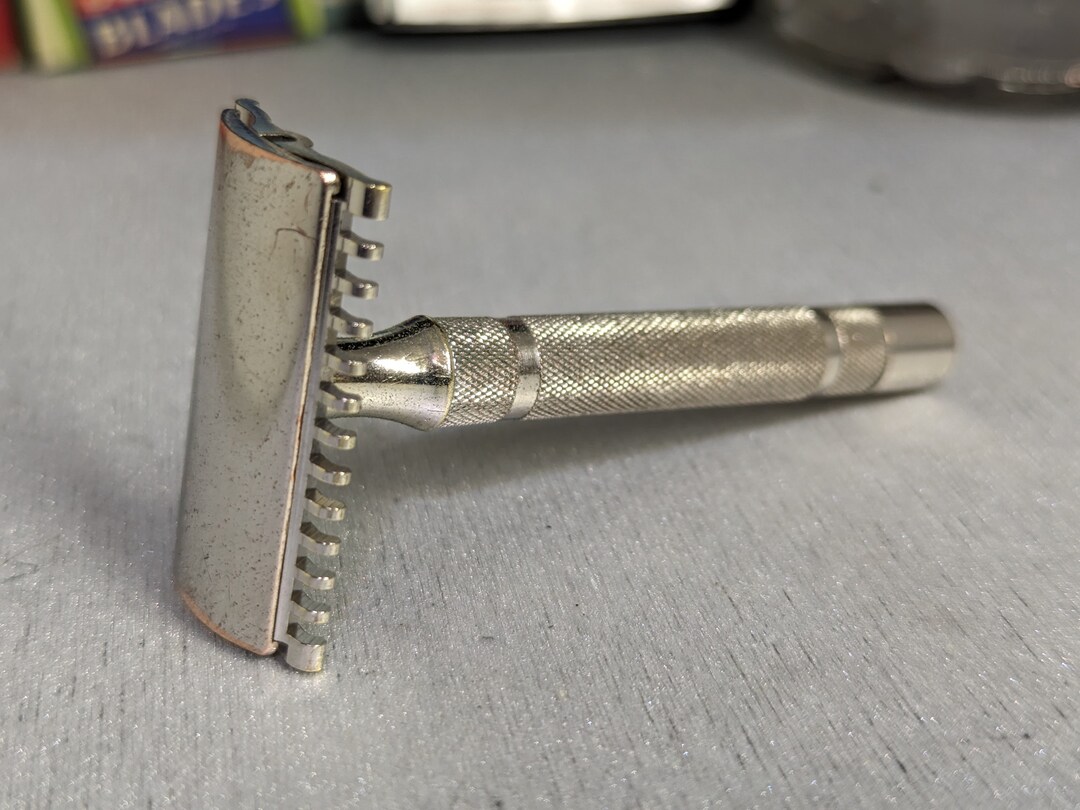 1930s Gillette NEW SILVER NICKEL Short Comb Thin Common Bar Handle ...