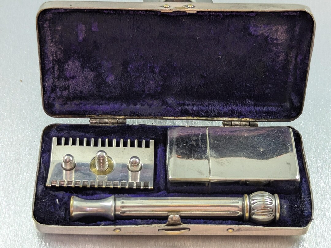 Vintage Gillette Safety Razor Set: 1910 Silver Shell Handle, Empire ...