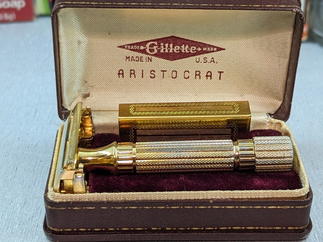 1947 Gillette ARISTOCRAT Vintage Safety Razor Set in Case - Etsy