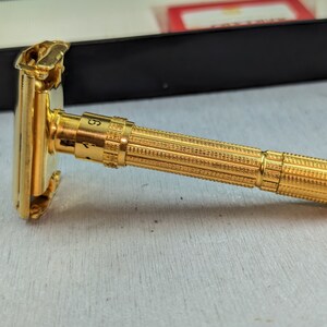1960s Gillette ARISTOCRAT 22K Gold Slim Adjustable Vintage Safety Razor ...