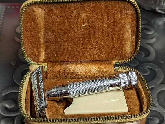 1960s Merkur Slant Vintage Safety Razor Set in Leather Travel - Etsy