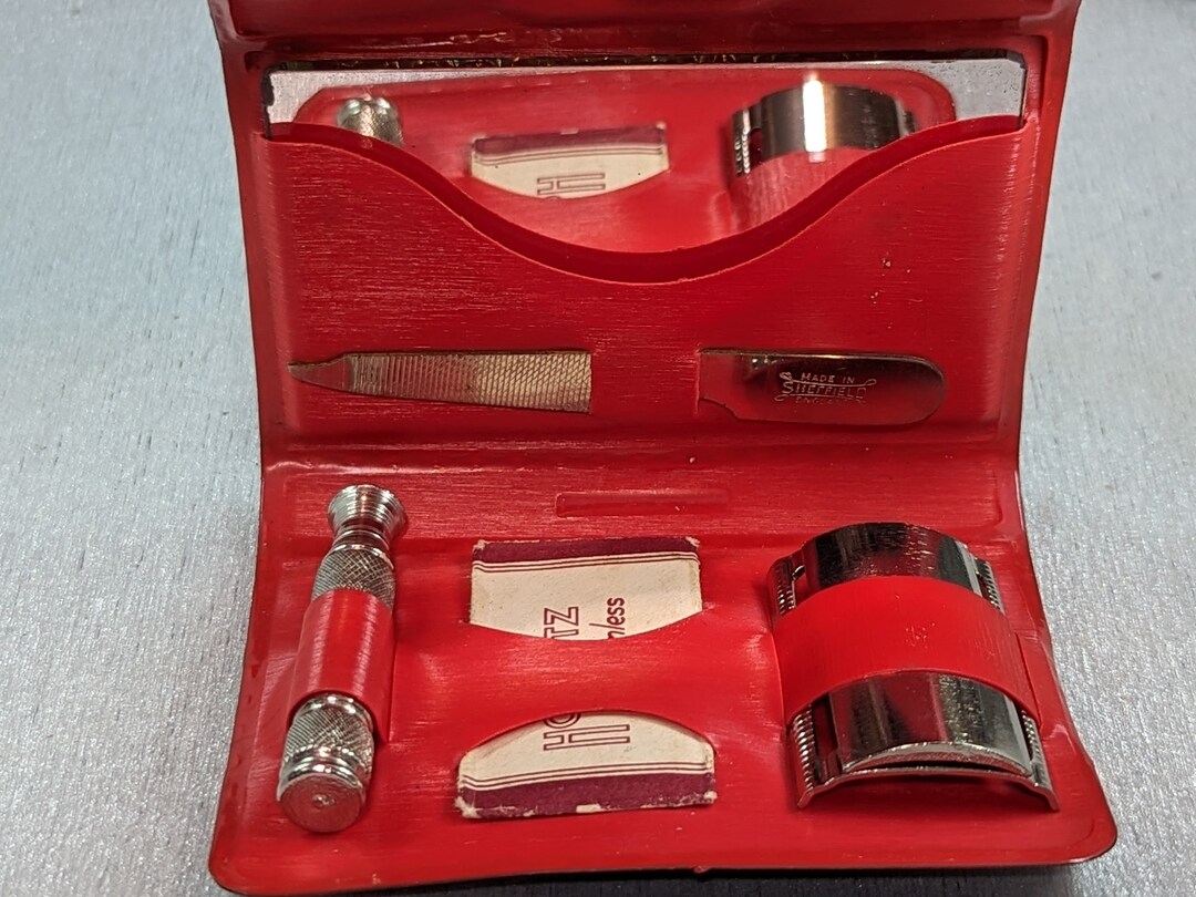 1960s Vintage TECH Style Vest Pocket Travel Safety Razor Set in Soft ...