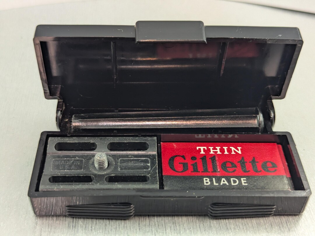 1941-1945 WWII Gillette Black Plastic Tech With Metal Cap Vintage ...