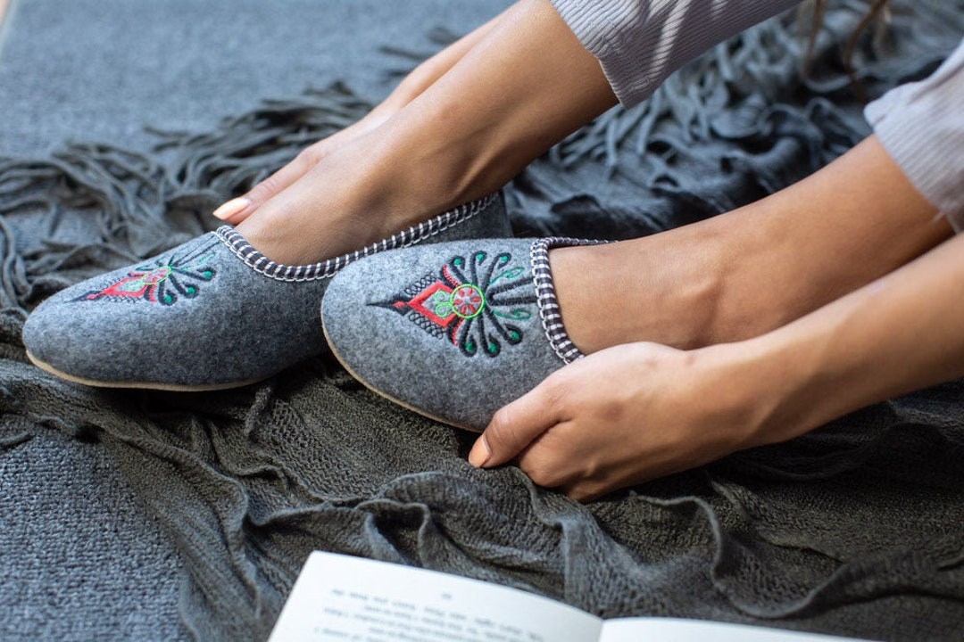 Felt Highlander Grey Warm Slippers - Etsy UK