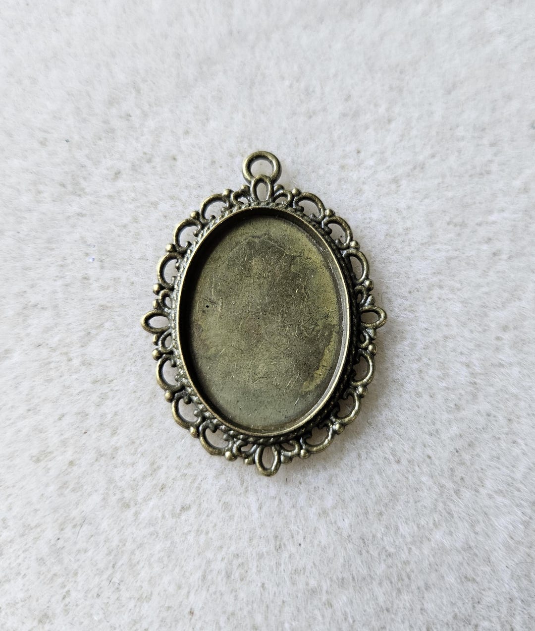 Antique Brass Finish Oval Pendant Setting. - Etsy