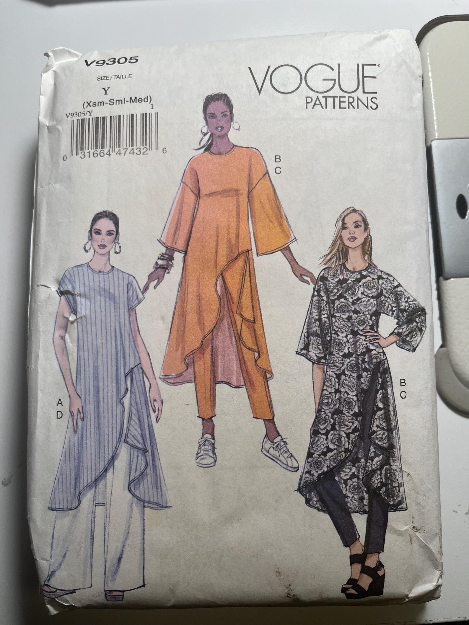Vogue Pattern V9305 (2018) - Etsy