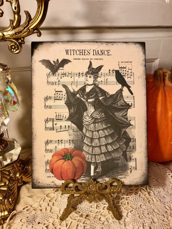 Halloween Plaque And Signs
