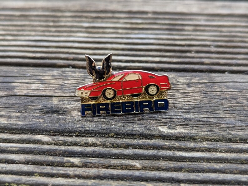 Vintage Pin Badges various Designs - Etsy