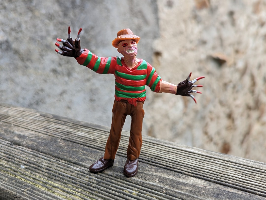 1992 24 Freddy Krueger 3.75 PVC Figure Yolanda Monsters Spanish Super ...
