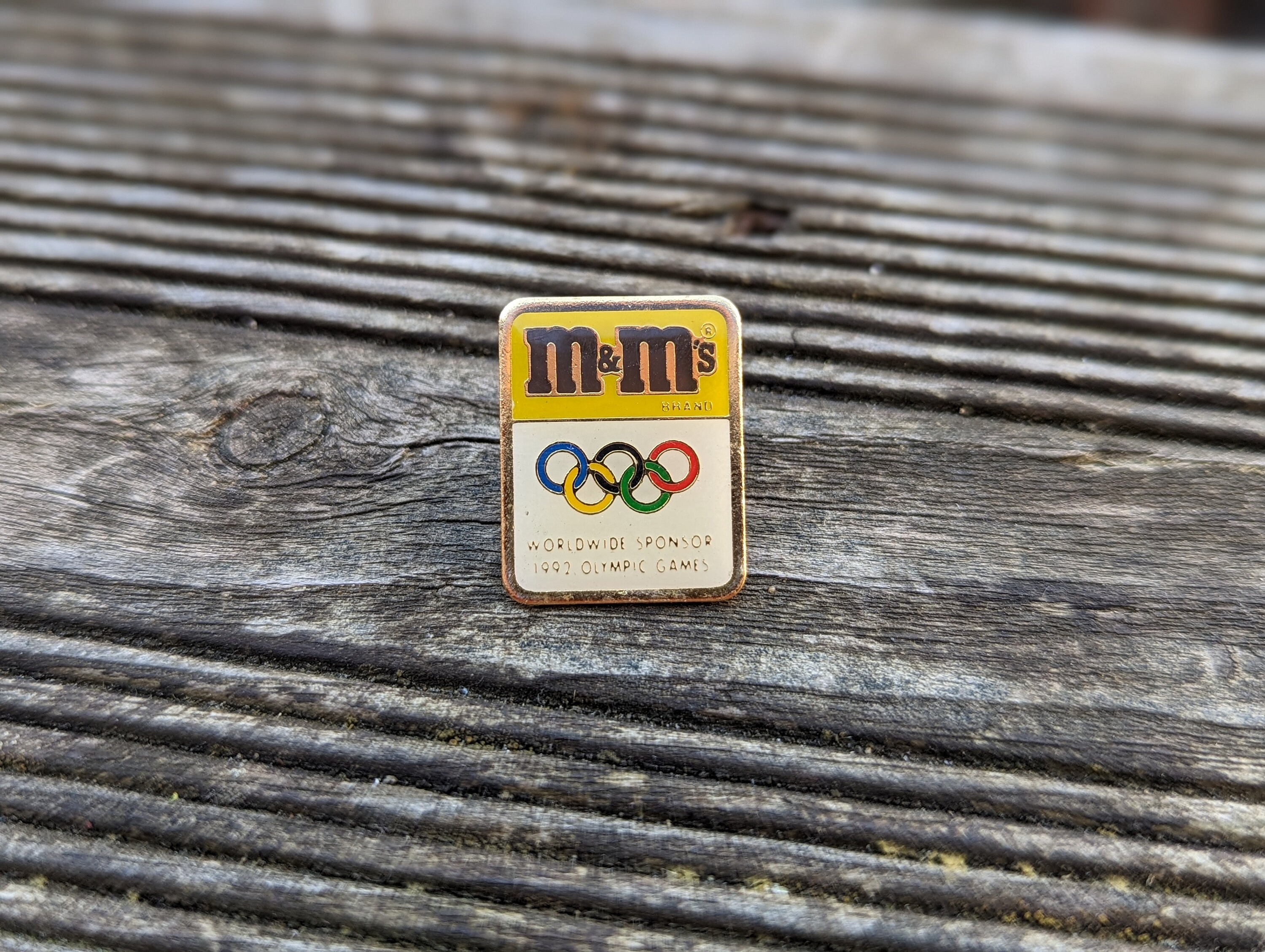 Various Vintage Advertising Pin Badges, Ford, Mars, M&ms, Burger King ...