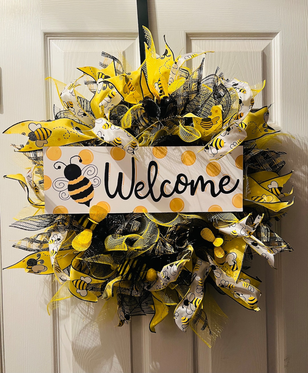 Honey Bee Welcome Wreath: Bee-themed Front Door Decor - Etsy