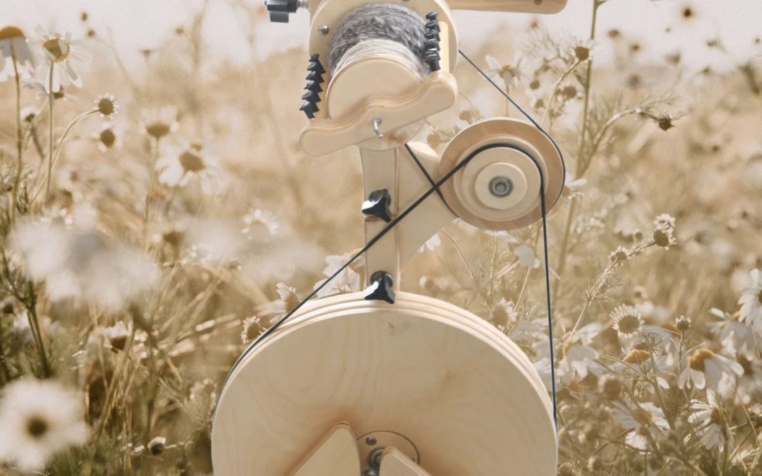 SPINOLUTION POLYWOG Spinning Wheel, Beginner Yarn Spinning Wheel - Etsy