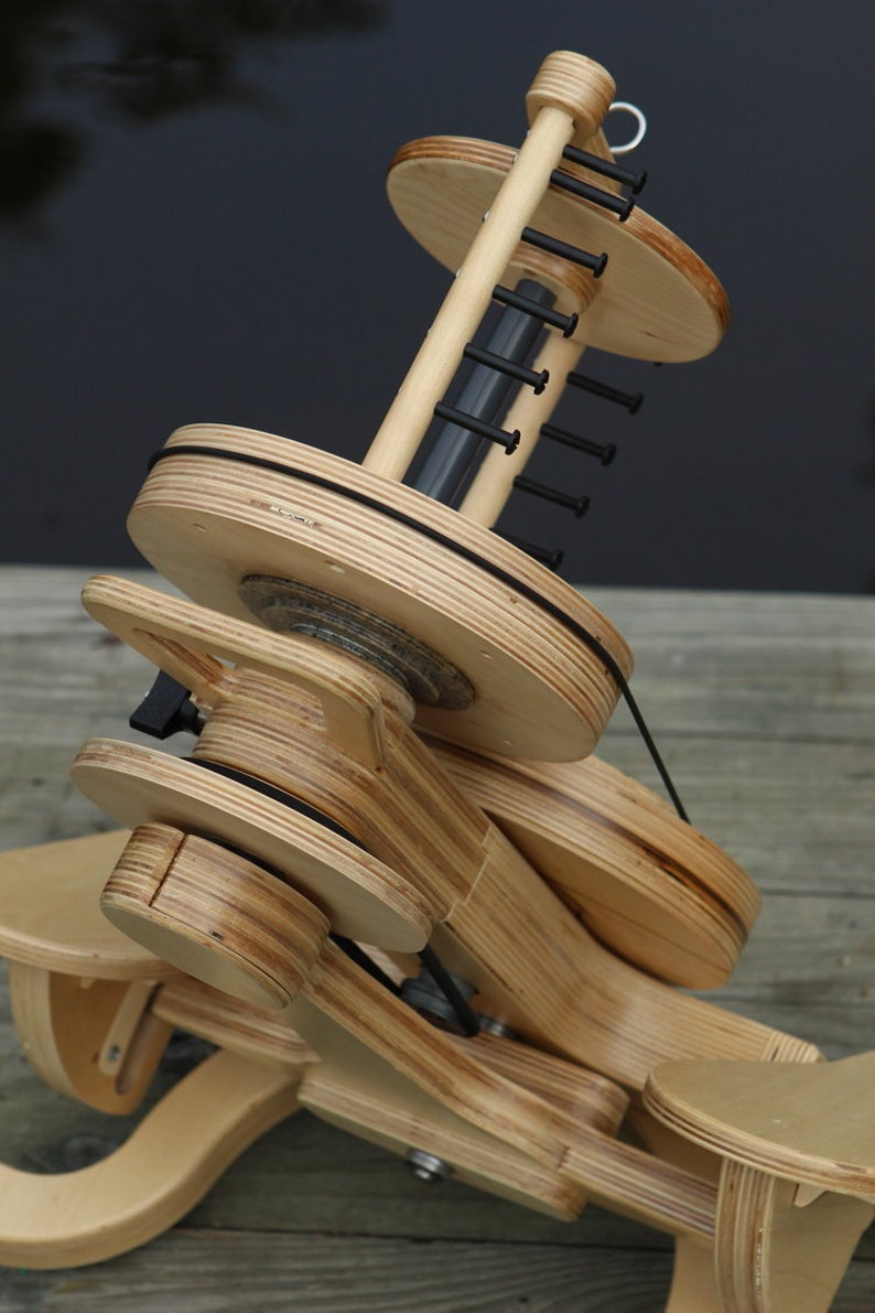 SPINOLUTION HOPPER Spinning Wheel, Lightweight, Portable Spinning Wheel ...