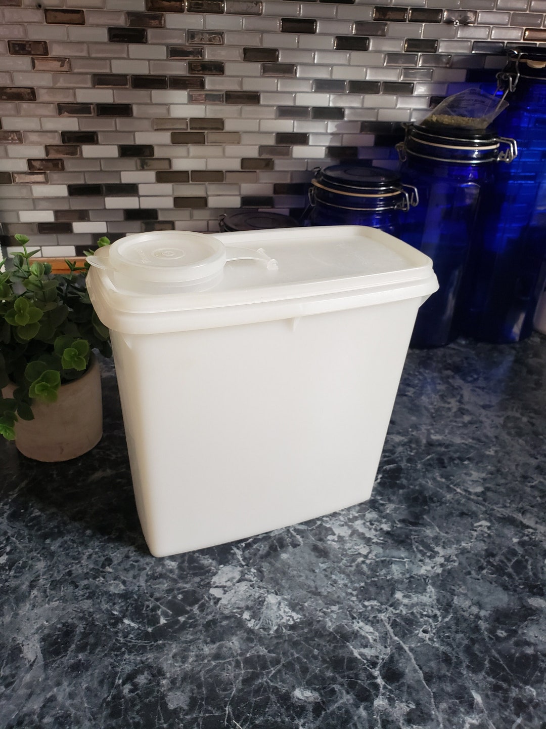 Vintage Tupperware Cereal Keeper Storage Container With Lid Sheer 469 ...