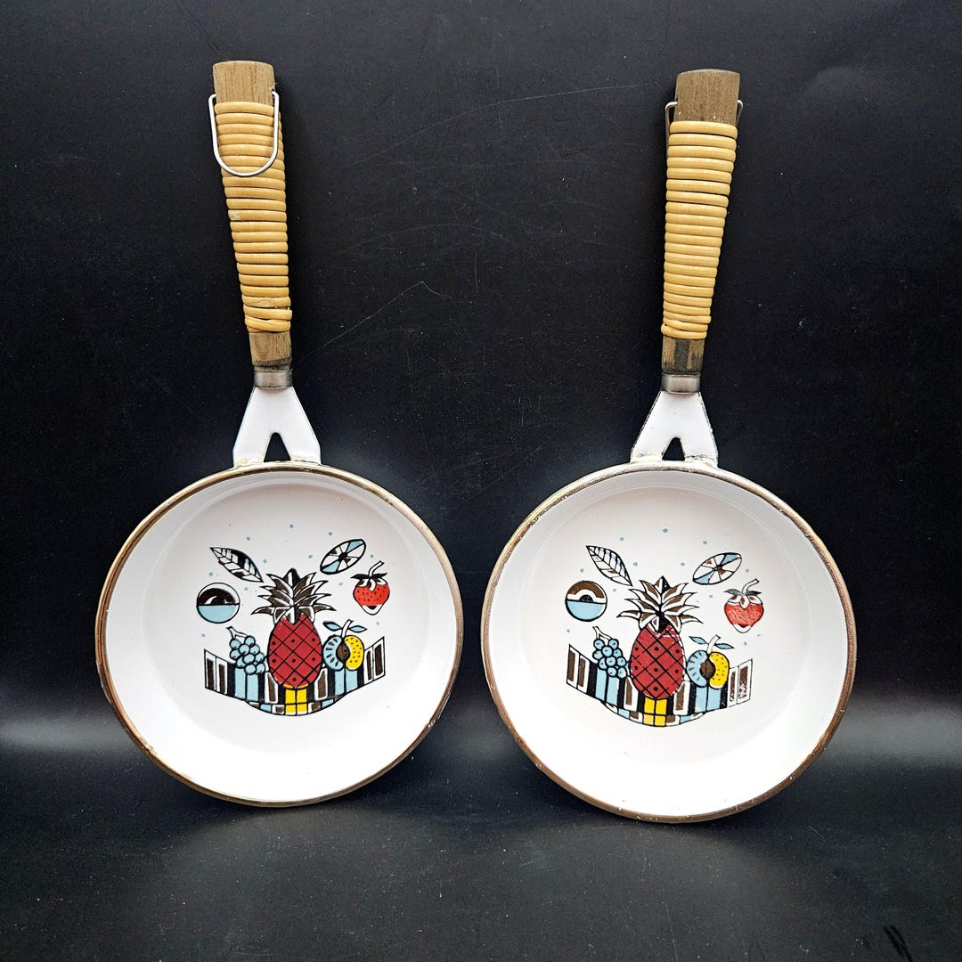 Vintage 60s Wall Decor Decorative Frying Pan Set of 2 - Etsy