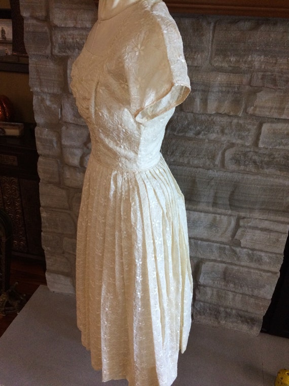 1960s Cream Full Skirted Dress Cream Tone on Tone Flo… - Gem