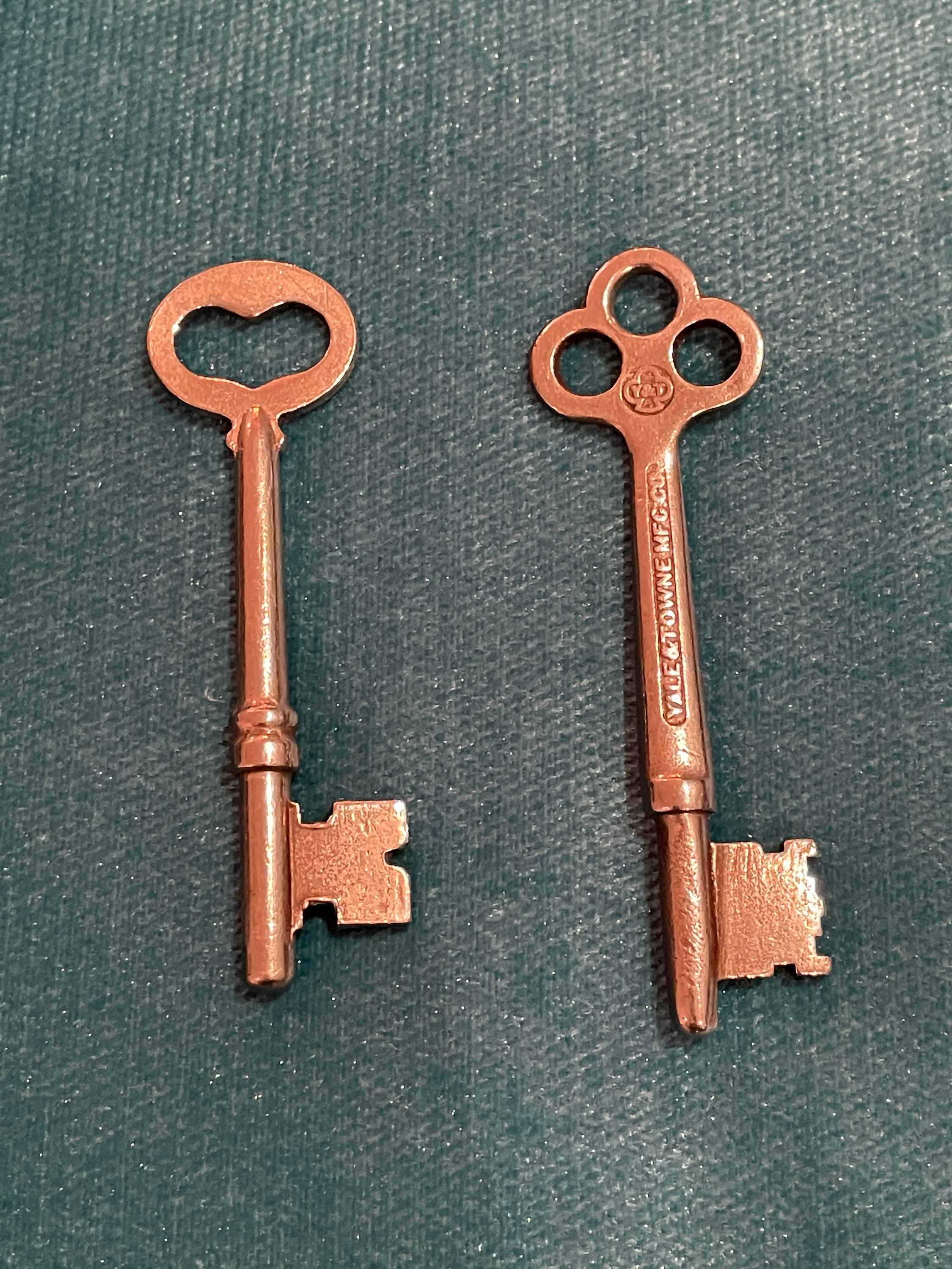 2 Vintage Keys Etsy 2-vintage-keys-etsy