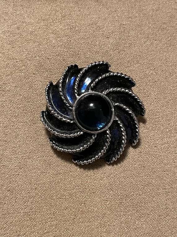1970's AVON Vintage Dark Blue Floral Gemstone Brooch - Gem