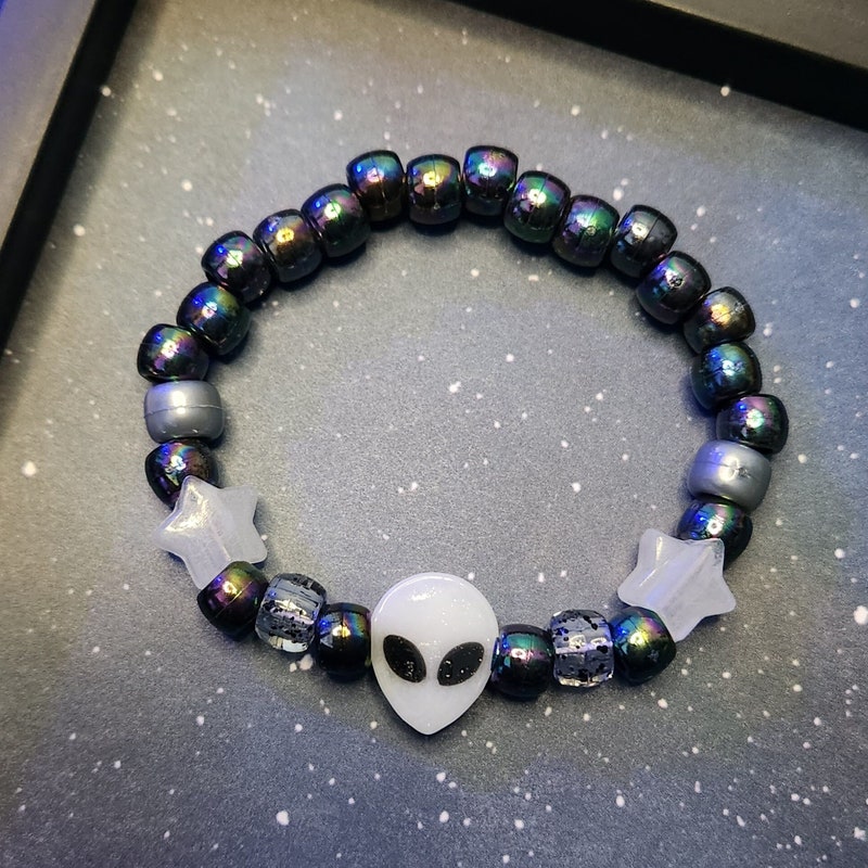 Aliens Jewelry - Etsy