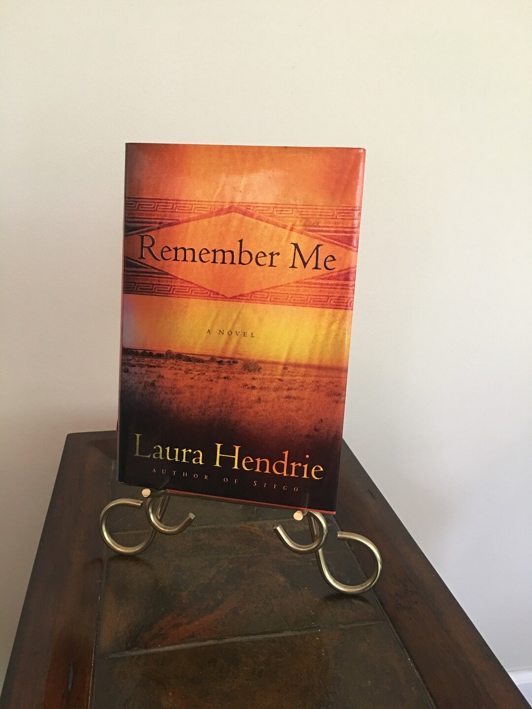 Remember Me, una novela de Laura Hendrie primera edición publicada en ...