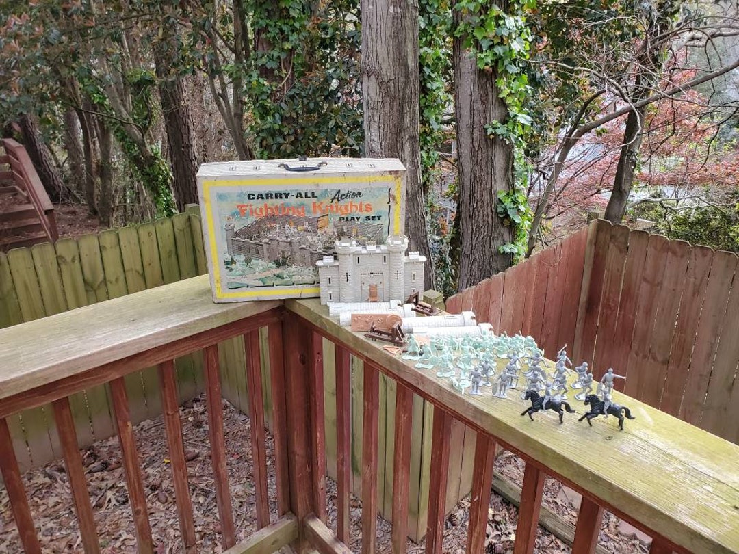 Vintage 1960s Marx Carry-all Action Fighting Knights Play Set Marx ...